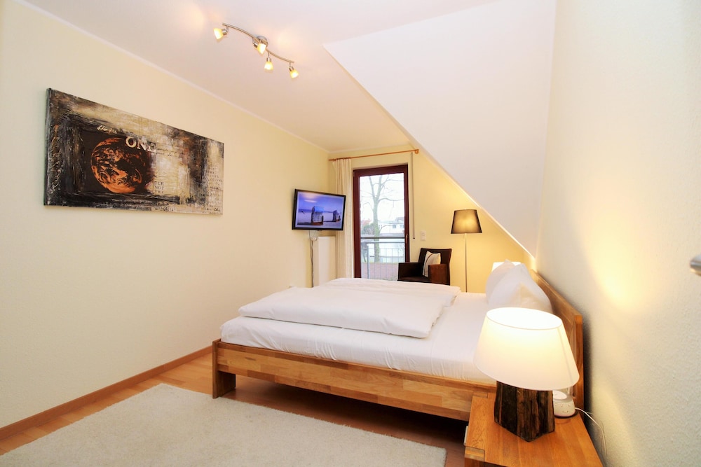 DHH Sanddornweg 7b WE 1: modern and comfortable 4-room apartment ...