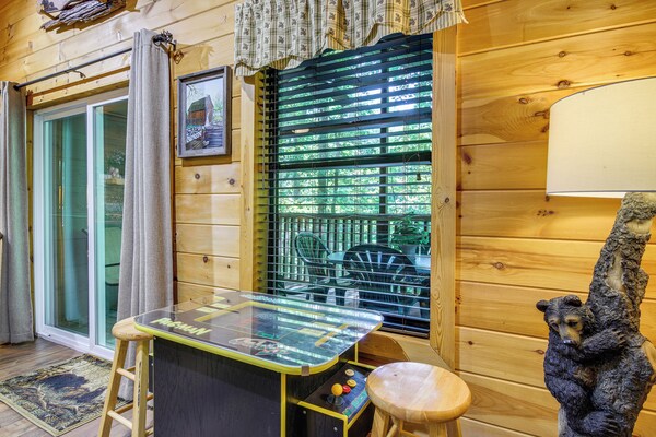 Cabin W/ Private Hot Tub ~ 7 Mi To Pigeon Forge! - Townsend, TN