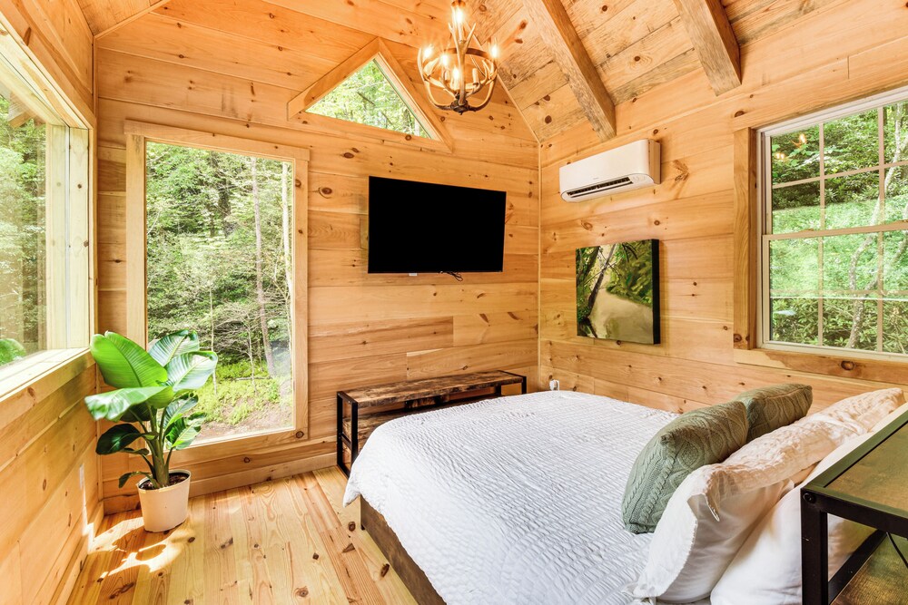'The Cabin At Dukes Creek' W/ Fire Pit & Hot Tub! - Helen, GA