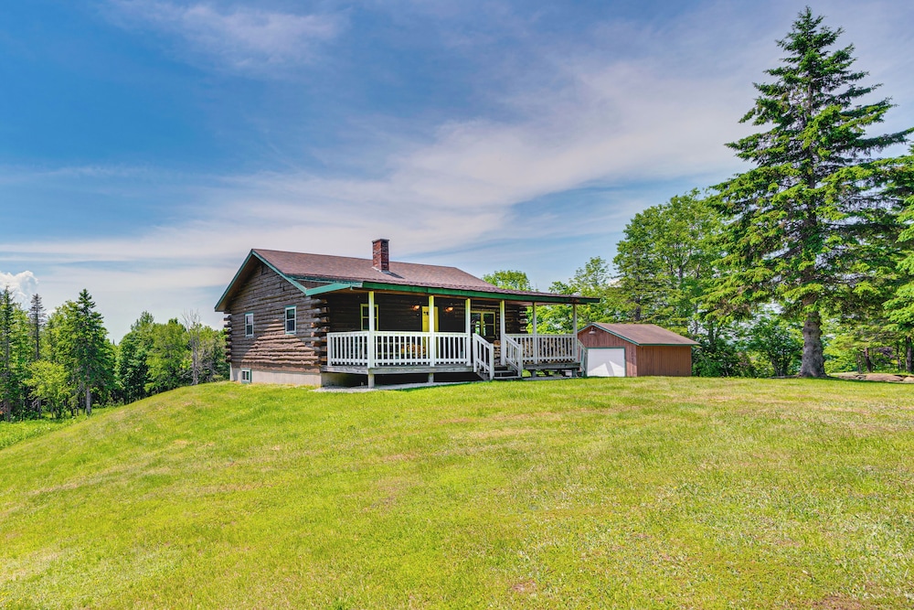 Rustic Cabin In West Danville W/ Deck & Fire Pit! - Vermont