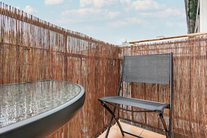 Apartamento, 2 quartos, varanda | Varanda