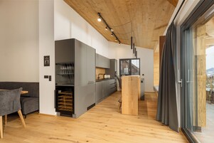 Penthouse TYP 1 | Cozinha privada | Uma máquina de café expresso, uma chaleira elétrica, uma torradeira 