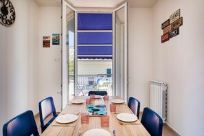 Apartamento, vista para o pátio | Vista do quarto