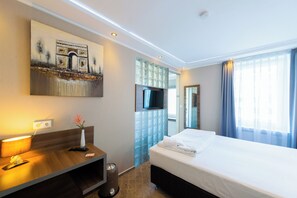 Quarto Individual Comfort, Vista para a cidade | Roupa de alta qualidade, com decoração personalizada