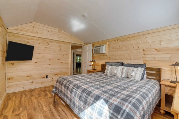 The Rustic Cottage By Avantstay Hot Tub, Fire Pit, Pool Table 5mins To Town - Gatlinburg, TN