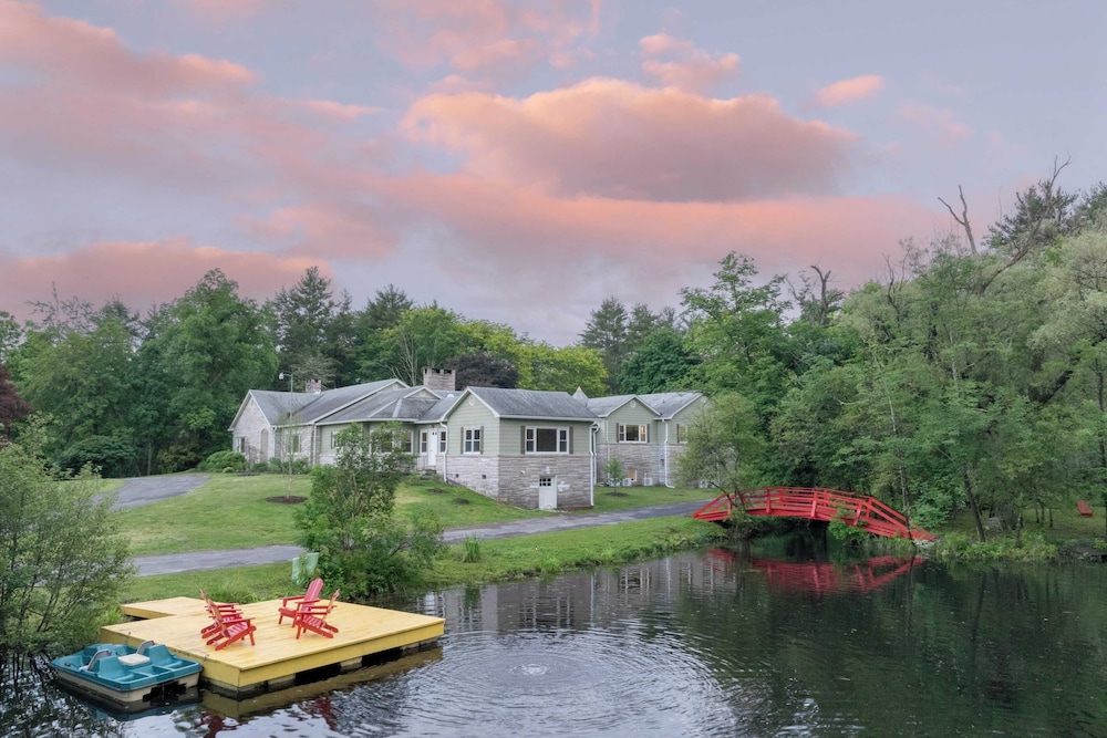 Game Farm Villa By Avantstay 10bdr, Private Pond, Spa, Pool Family-friendly - Catskill, NY