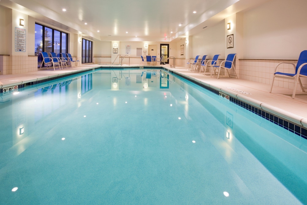 Free Breakfast. Pool. Gym. Close To Aurora Medical Center! - Wisconsin