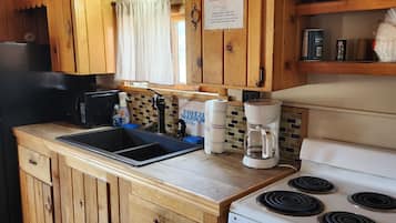 Cabana família | Cozinha privada | Geladeira, micro-ondas, fogão, torradeira