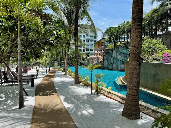 Laguna Beach Resort 3 Maldives - Pattaya