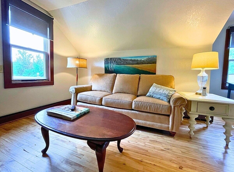 Rock Garden Rental Next To Wisconsin Concrete Park - Wisconsin