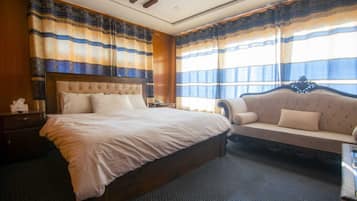 Quarto casal ou duplo standard | Escrivaninha, Wi-Fi de cortesia