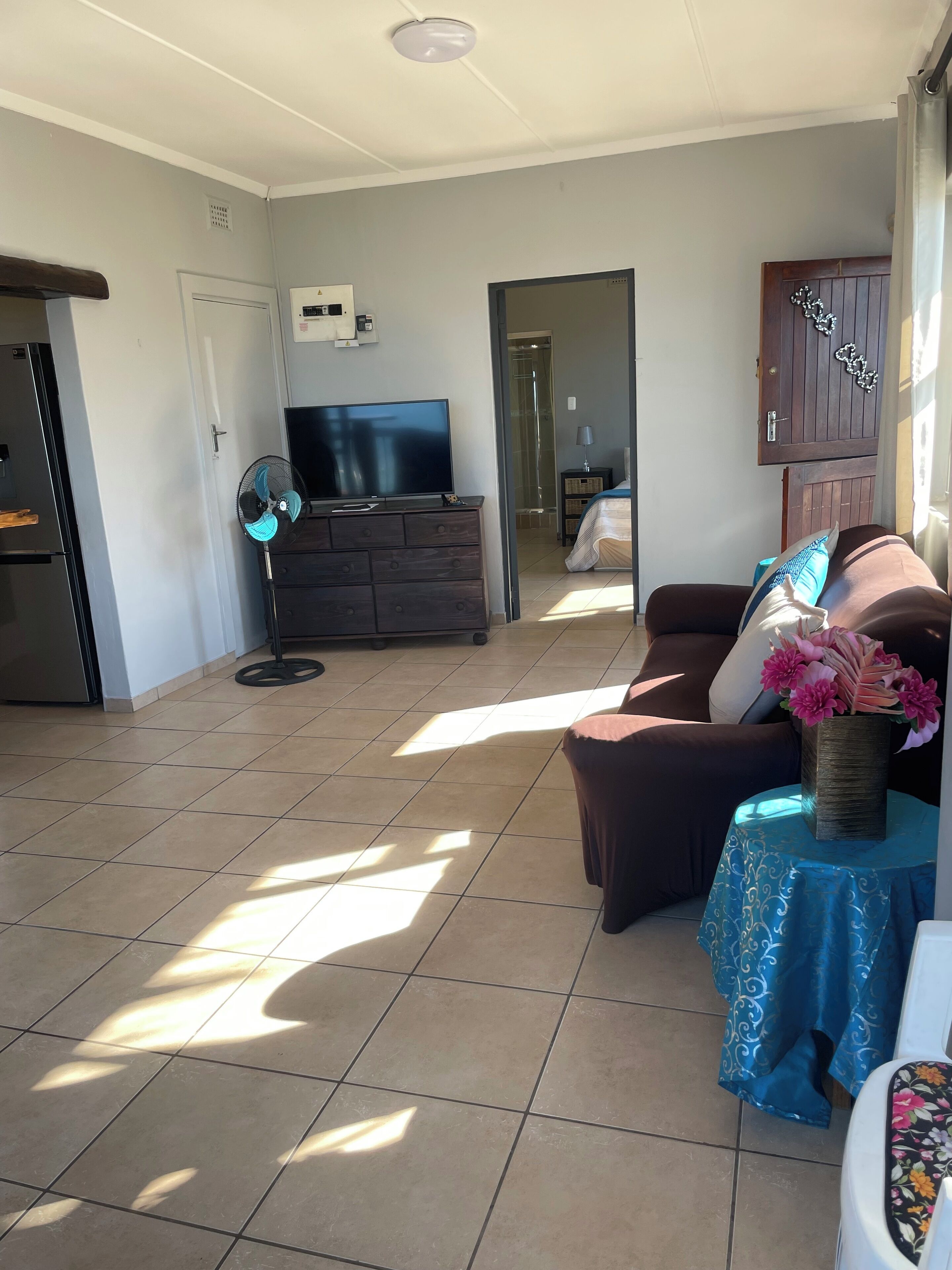 Wake Up To Gorgeous Sunrises And Sea Views Upon A Wooden Balcony. - Amanzimtoti