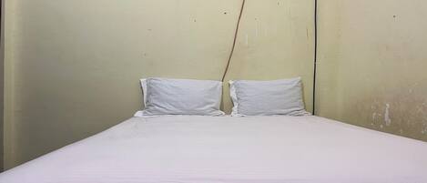 Quarto Duplo Standard | Roupa de cama fornecida