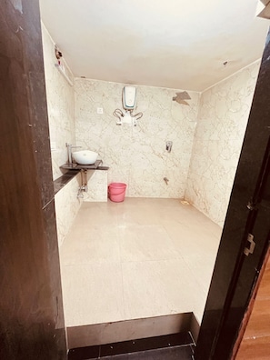 Quarto luxo | Cofres nos quartos, escrivaninha, espaço de trabalho para notebook