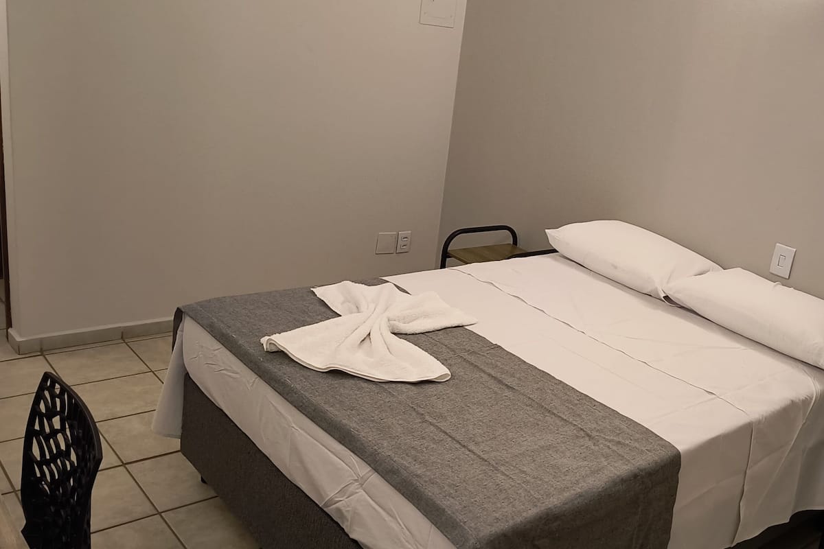 Quarto solteiro standard | Wi-Fi de cortesia
