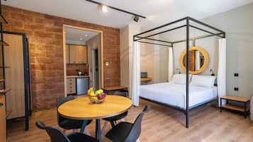 Estúdio Comfort, 1 cama queen-size e sofá-cama, cozinha | Minibar grátis, cofre com capacidade para portátil