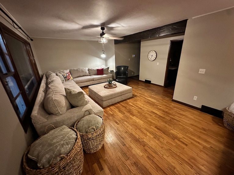 Cozy On Campus! Keep It Simple At This Centrally-located Place On The Ku Campus. - Lawrence, KS