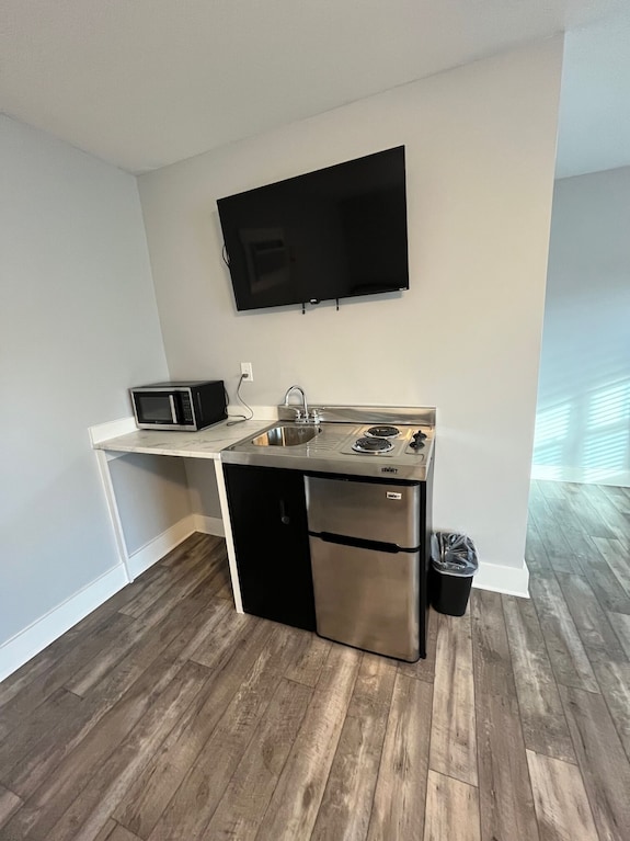 The East Bay Inn Room 1 - Cozy Hotel In Brilliant Panama City With Ac, Wifi - Florida