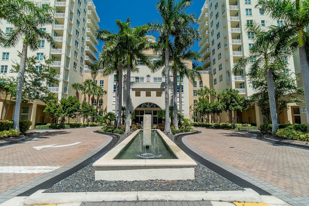 309n Sunrise Suite1 Bedroom, Pools, Jacuzzi, Beach, Shops & Dog Friendly - Boynton Beach, FL