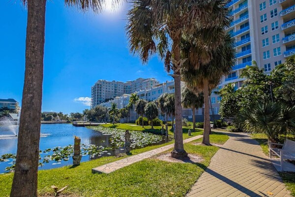 309n Sunrise Suite1 Bedroom, Pools, Jacuzzi, Beach, Shops & Dog Friendly - Boynton Beach, FL