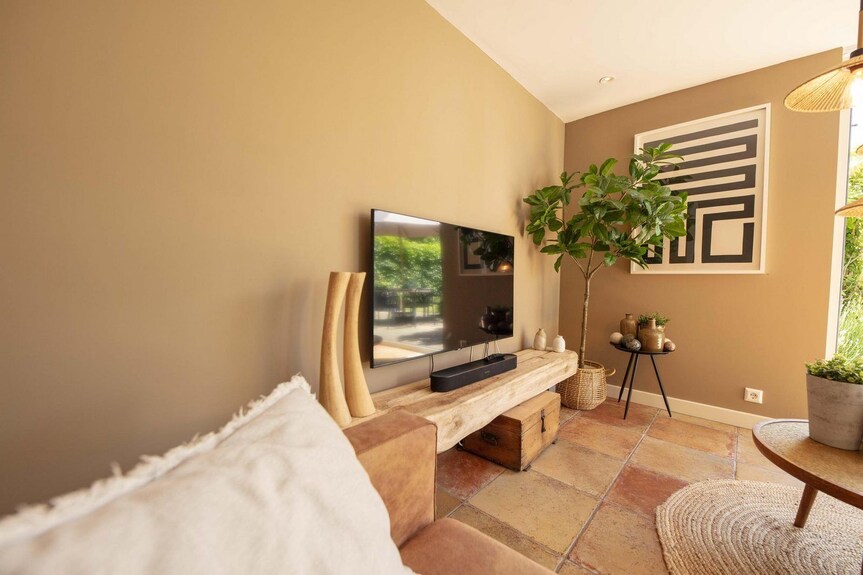 Smaakvol Ingerichte, Rookvrije Bungalow Ligt Op Loopafstand (1,5 Km) Van Het Strand Van Ouddorp In Het Park Klepperstee. - Scharendijke