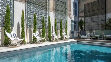 Piscina externa sazonal