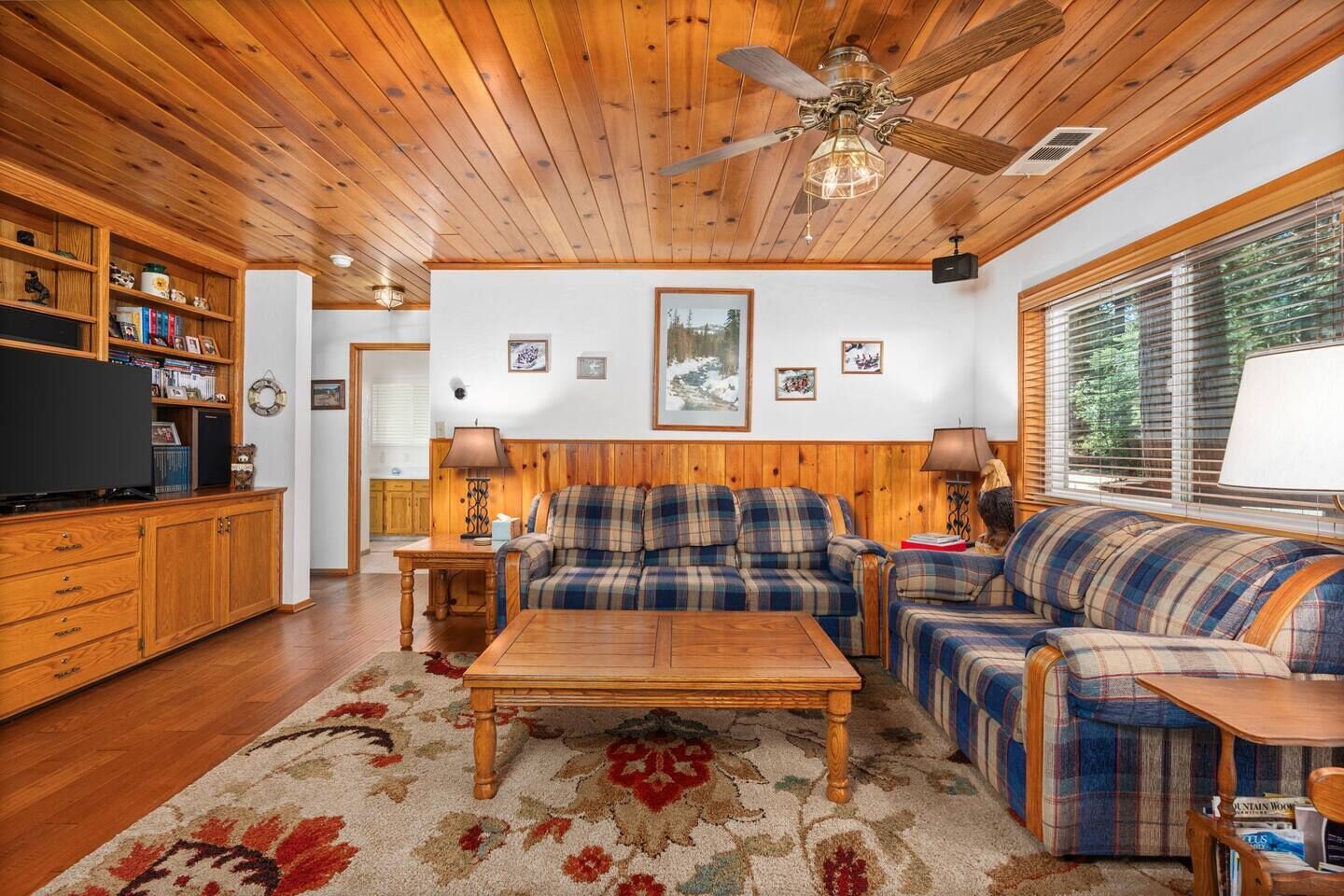 This House Is A 4 Bedroom(s), 2.5 Bathrooms, Located In Shaver Lake, Ca. - Shaver Lake, CA
