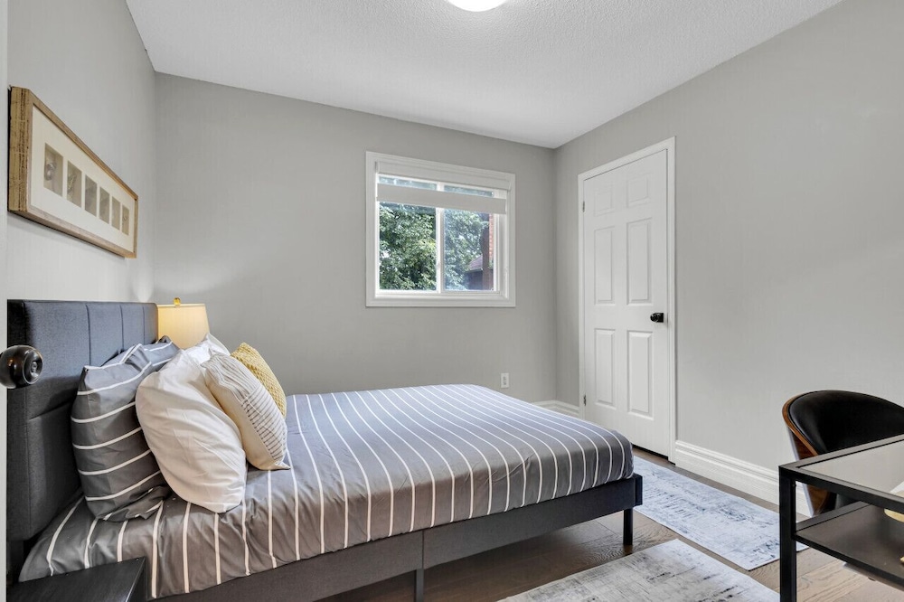 Executive Family Home Near, Go, Shops, Hwy, Transit - Mississauga