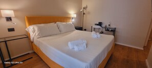 Quarto Duplo Superior | Roupa de alta qualidade, camas de colchão viscoelástico
