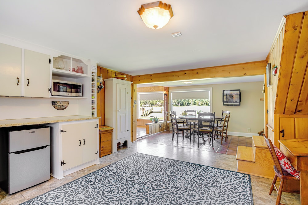 Waterfront Cambridge Home: Pool & Dock! - Maryland