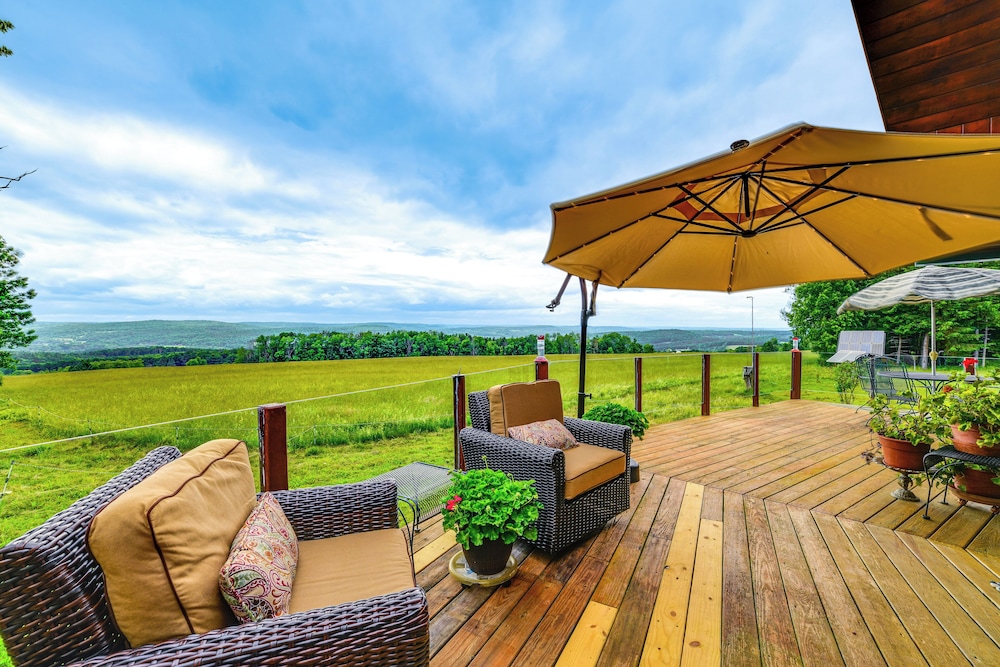Secluded Oxford Cabin On 75 Acres: Sunset Views! - Norwich, NY