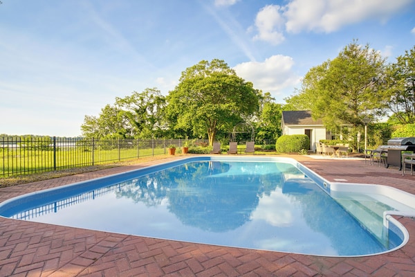 Riverfront Denton Estate On 7 Acres W/ Heated Pool - Denton, MD