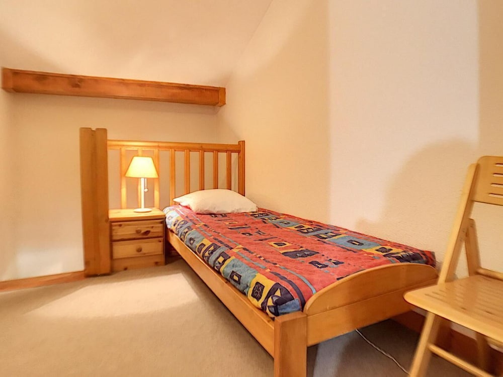 150m from ski slopes, 3rd floor, view mountain, balcony, tv, ski locker ...