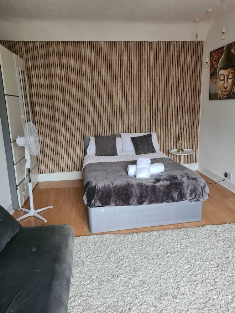 Stylish 2 Bed Flat-harry Potter/leavesden Studios/ Watford Junction - Hemel Hempstead