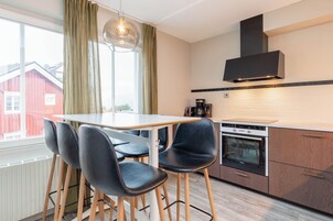 Apartamento luxo, vista para a montanha | Cozinha privada | Chaleira elétrica, torradeira