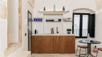 Apartamento | Cozinha privada | Máquina de café expresso, mesas de jantar