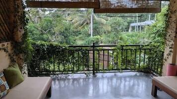 Apartamento Clássico, varanda, vista para o lago | Terraço/pátio interior