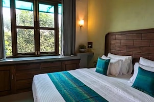 Apartamento Clássico, varanda, vista para o lago | Ferro/tábua de engomar, Wi-fi grátis, roupa de cama fornecida