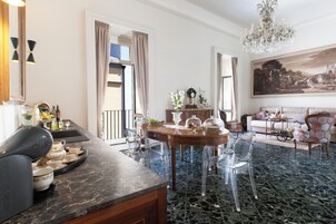 Café da manhã feito na hora todos os dias (EUR 7.00 por pessoa) 