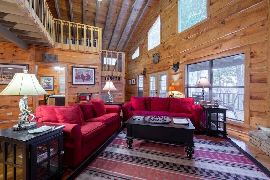 A Bears Lair! Hot Tub I Mountain & Sunset Views - Alabama