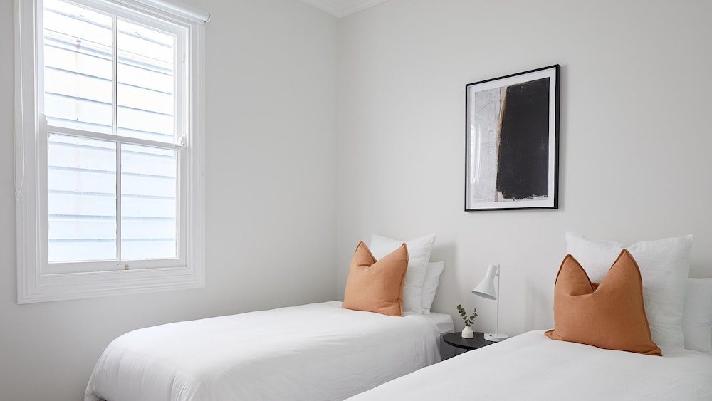 Austin Cottage - Pet Friendly Holiday House In Newcastle - Waratah