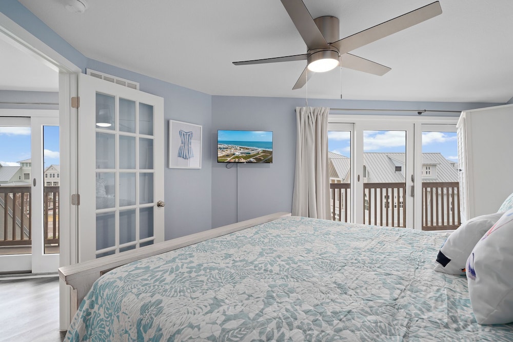 La Mirage Condo 300 Beachfront Resort Condominiums With Private Boardwalk - Port Aransas, TX
