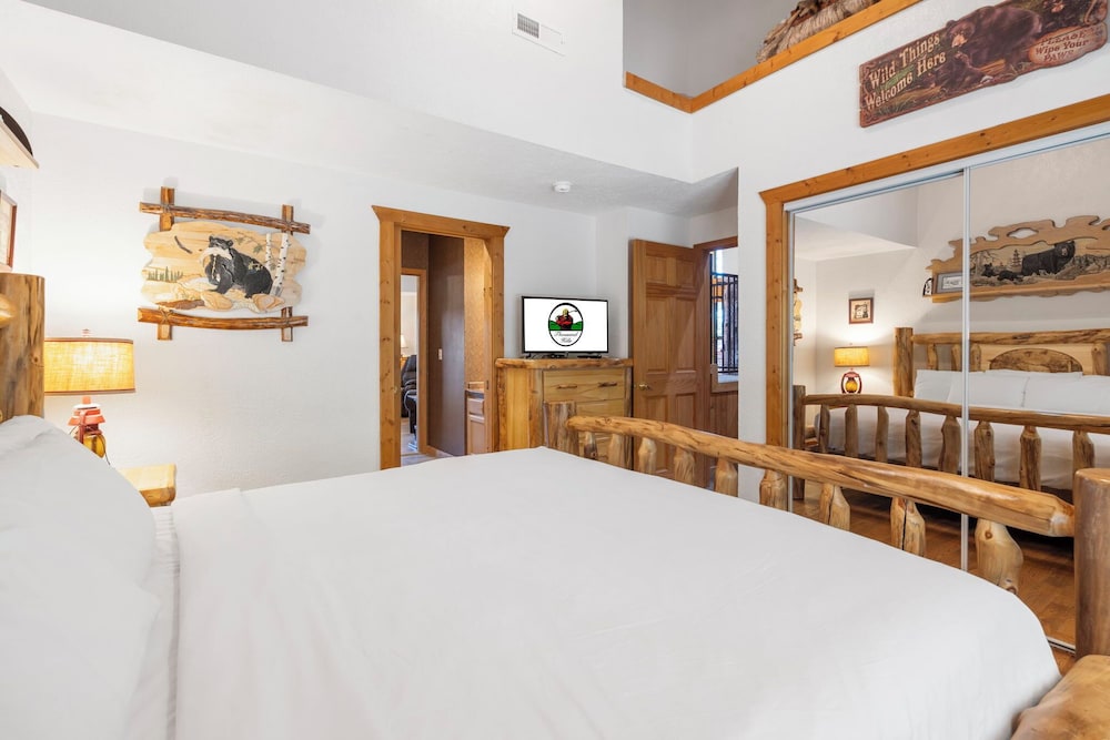 2bd + Loft, Walk-in Cabin- Discounts On Golf & Tickets! - Branson, MO