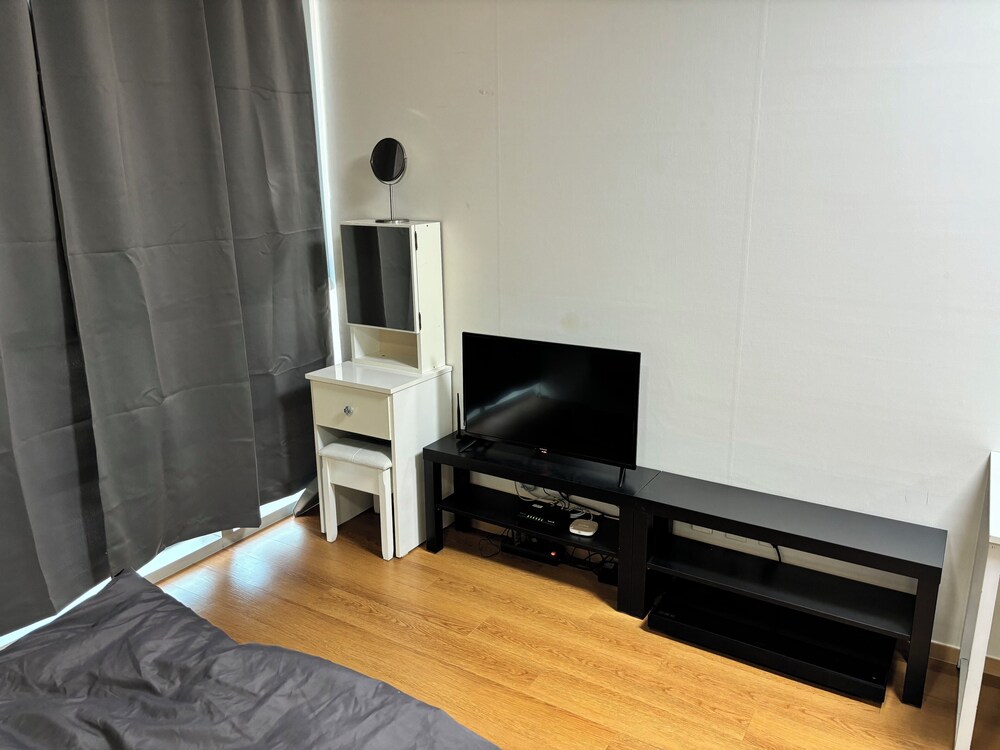 Cozy 1-bedroom condo in Seoul at Gangnam station near - Seoul | Stayz