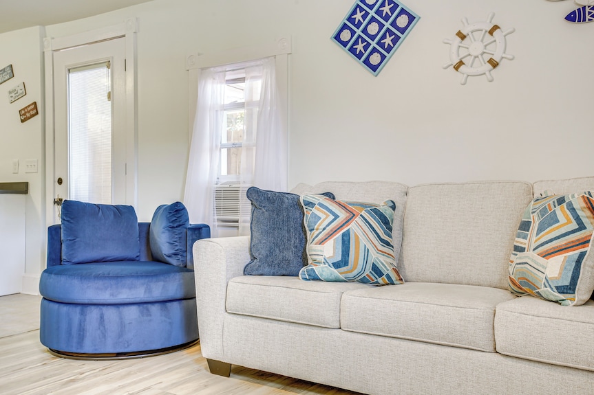 Walk To Beach: Somers Point Apartment! - New Jersey