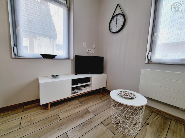 Cozy Independent House In Iwuy: Modern Amenities, Wifi, Parking, Terrace, Near Attractions - 노르