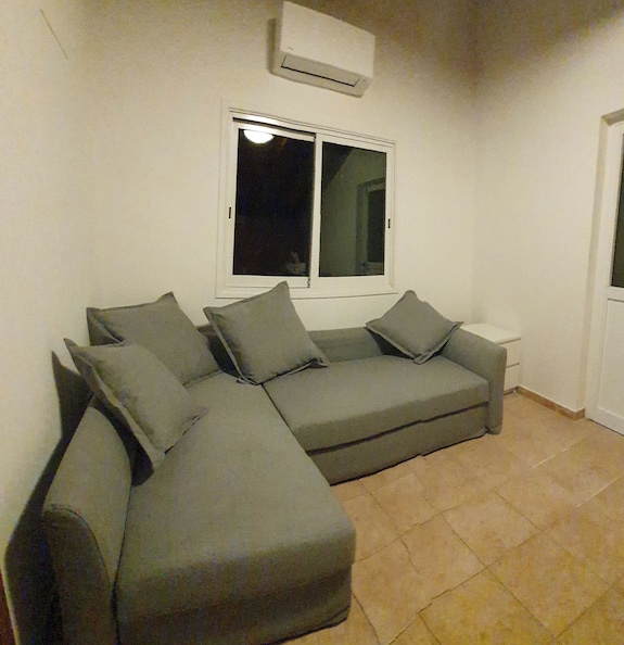 Cosy Larnaca Apartment - Larnaca