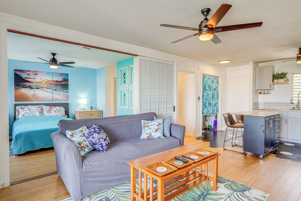 Kailua-kona Condo W/ Balcony: Walk To The Beach! - Kailua