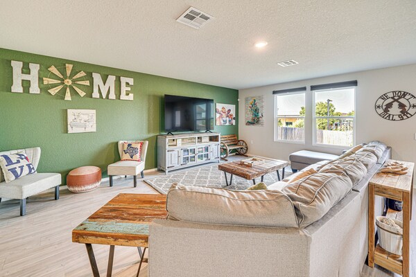 10 Mi To Dtwn: Spacious San Antonio Home! - San Antonio, TX