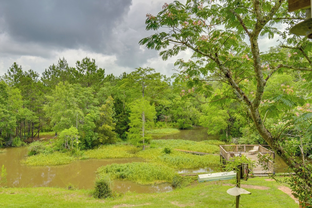 'River's Edge' Alabama Gulf Coast Getaway W/ Deck! - Daphne, AL